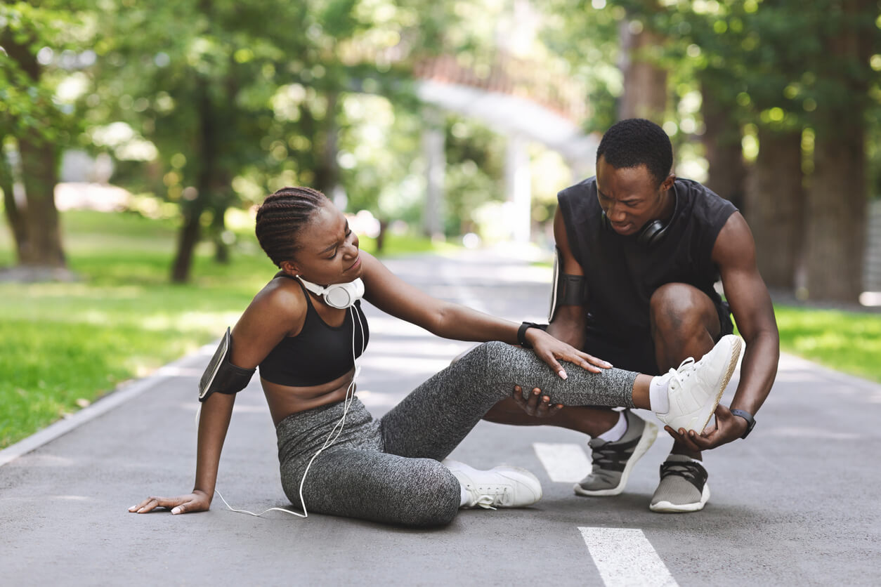 What Is the Best Treatment for a Strain? | Advanced Orthopedics New England