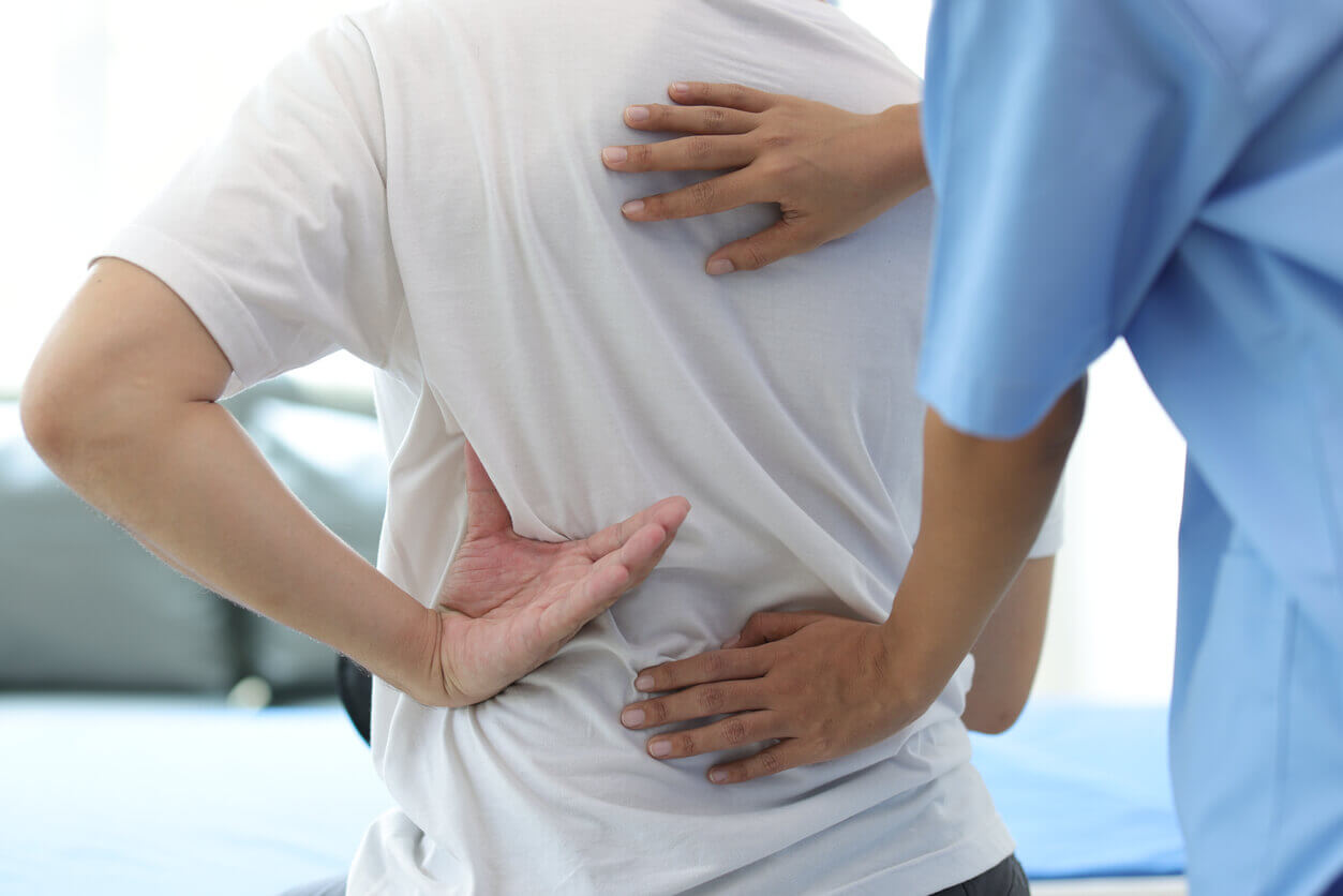 How a Back Specialist Treats Herniated Discs - Advanced Orthopedics New ...